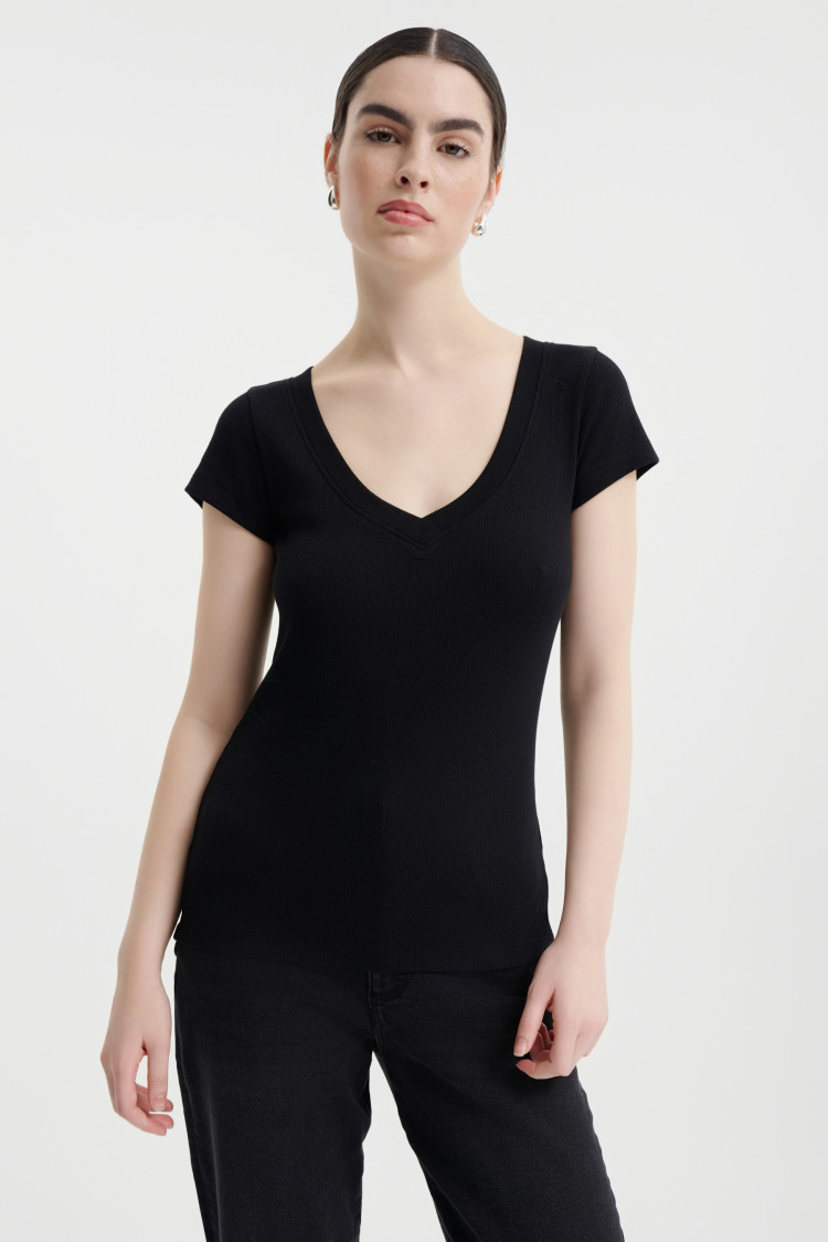 Czarny basicowy top bawełniany